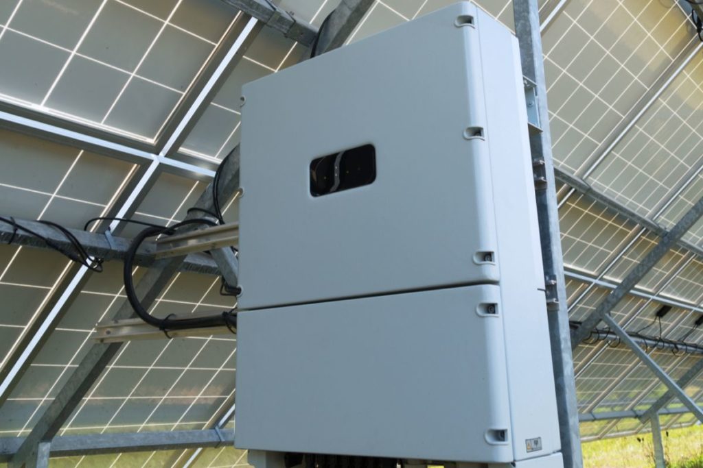 Renogy 2000W 12V Pure Sine Wave Inverter Charger Review - New Day ...